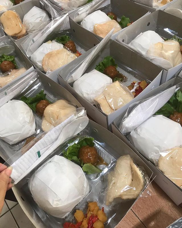 Nasi box komplit DAGING