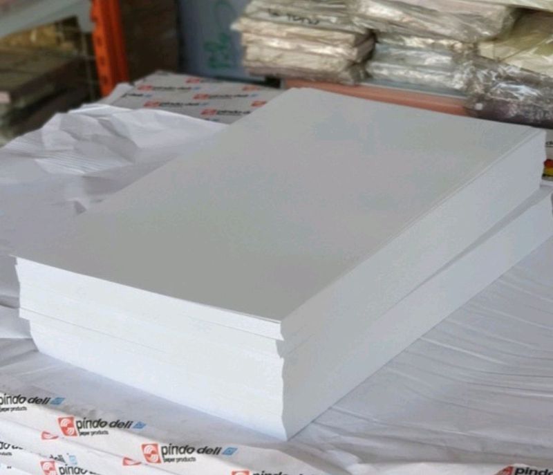 kertas hvs putih A4 dan F4 isi 1rim(500 lembar) - F4
