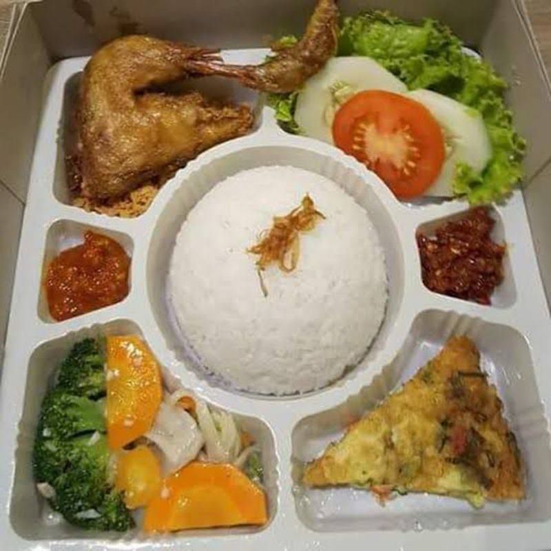 NASI KOTAK AYAM GORENG