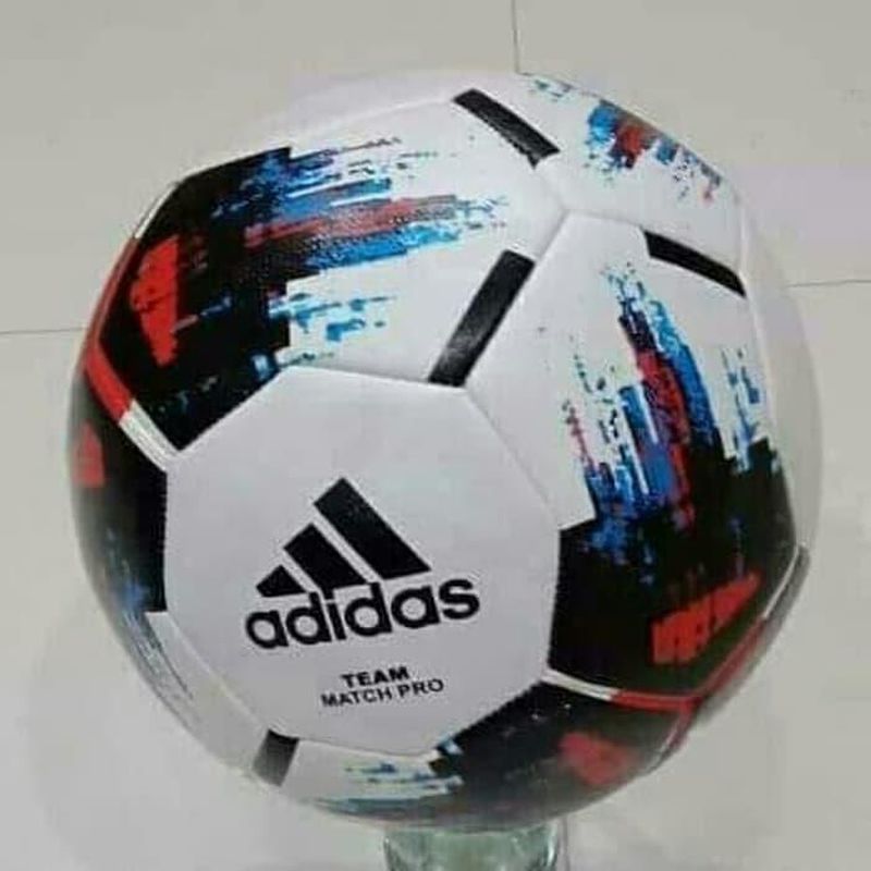 BOLA SEPAK ADIDAS