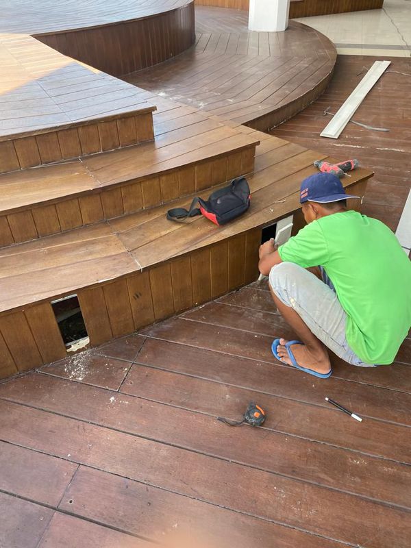 pekerjaan pemeliharaan lantai