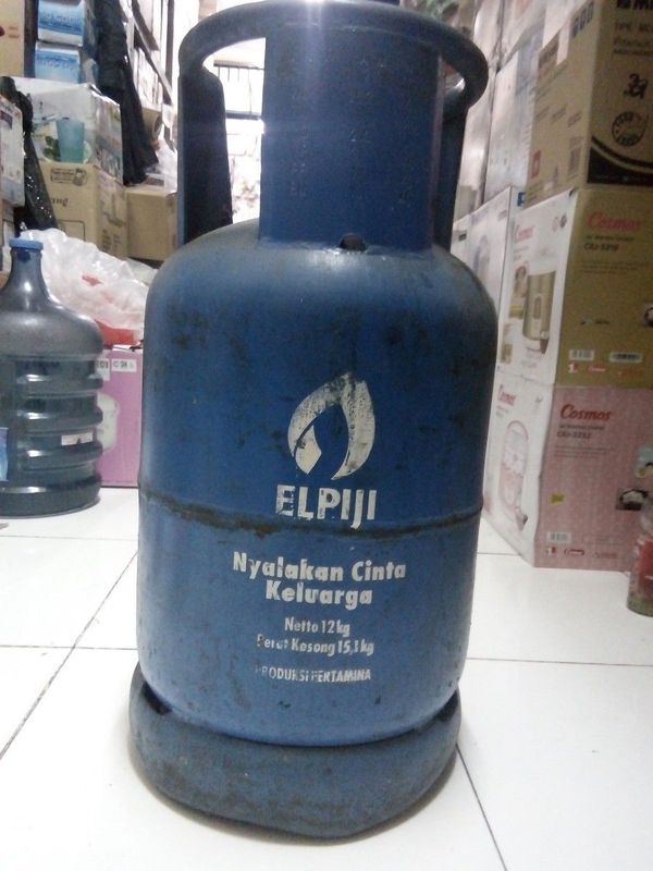 Gas Elpiji 12 kg (isi ulang)