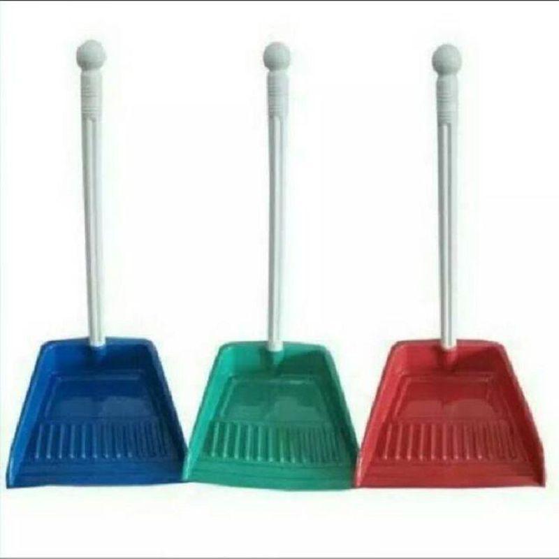 Engkrak plastik / serok sampah / pengki