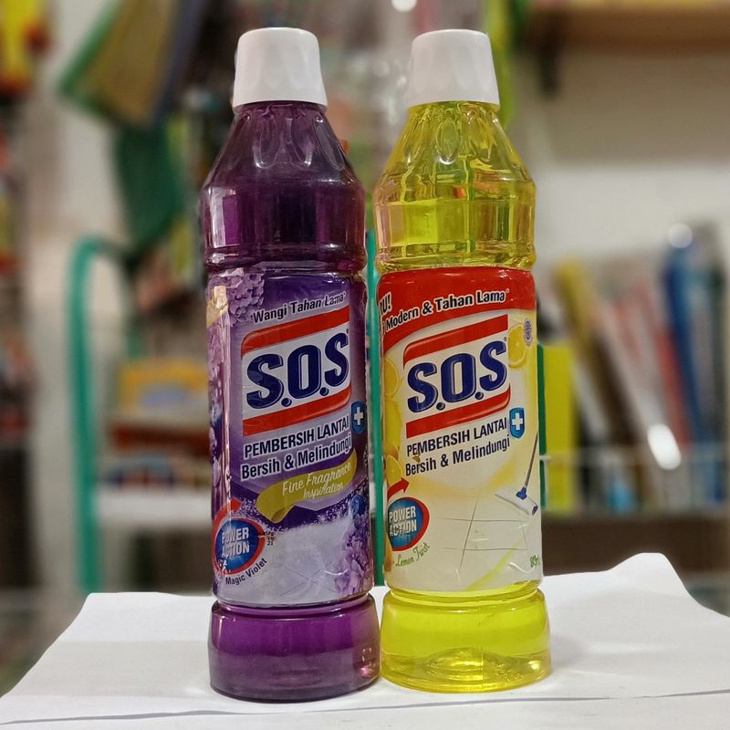 S.O.S Pembersih Lantai Kemasan Botol 800 ml