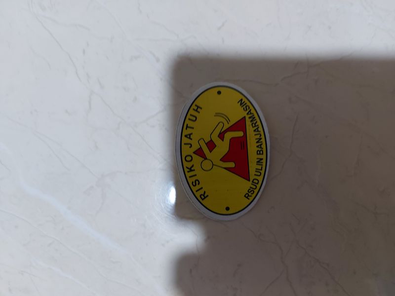 Stiker Risiko Jatuh RSUD (Lembar)