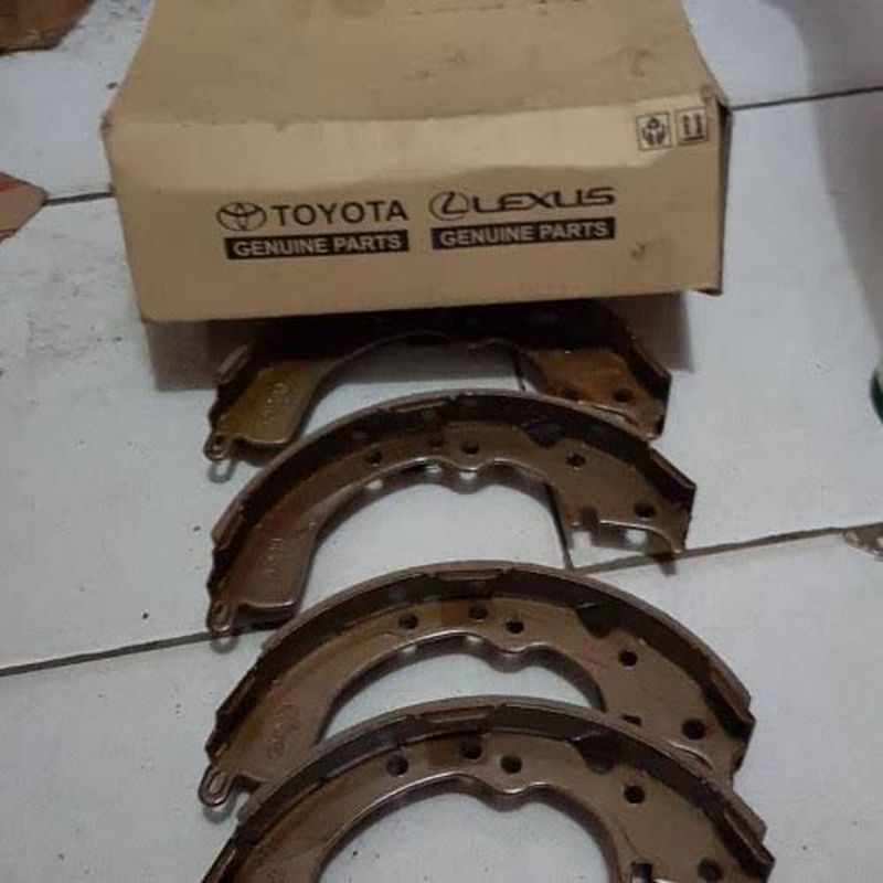 Kanvas rem belakang toyota inova/hilux