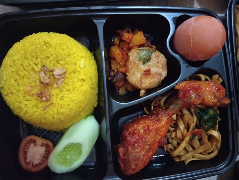 NASI KUNING