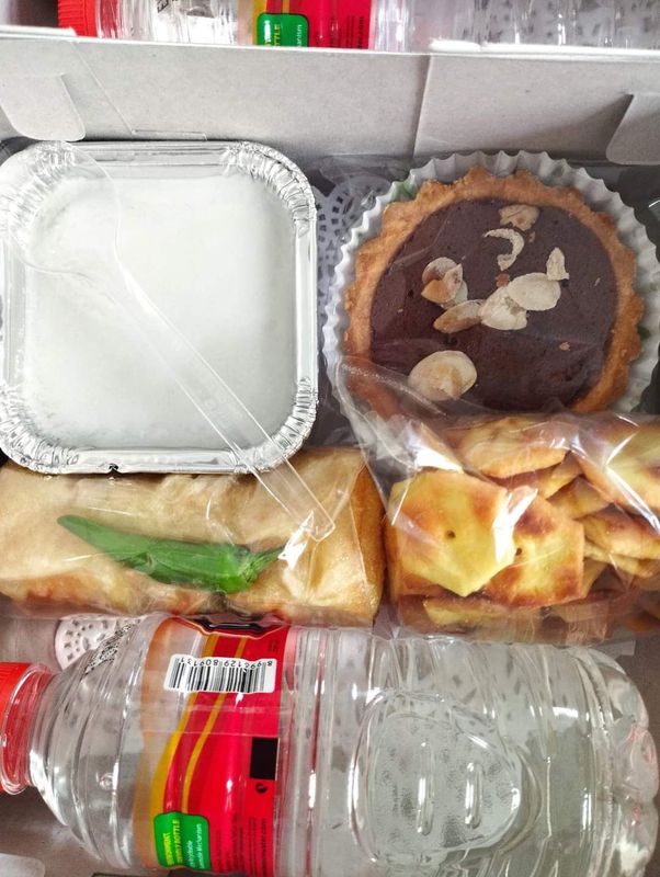 kue snack kotak - Enak Empuk