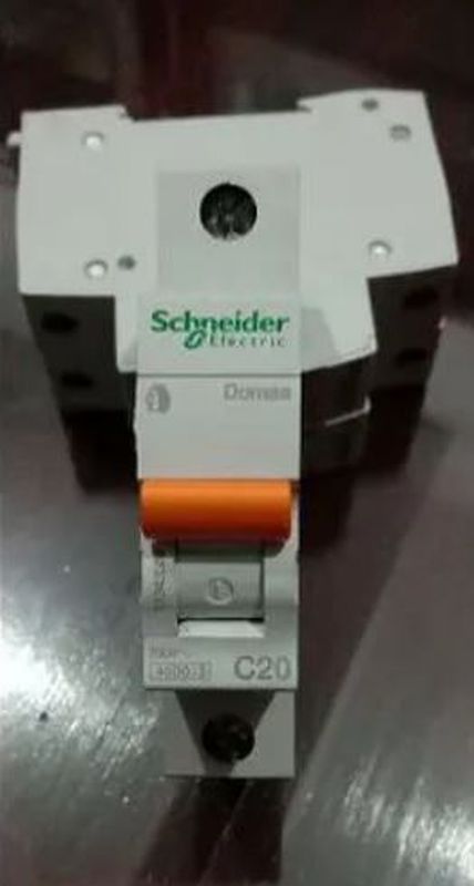 MCB SCHNEIDER 20 A