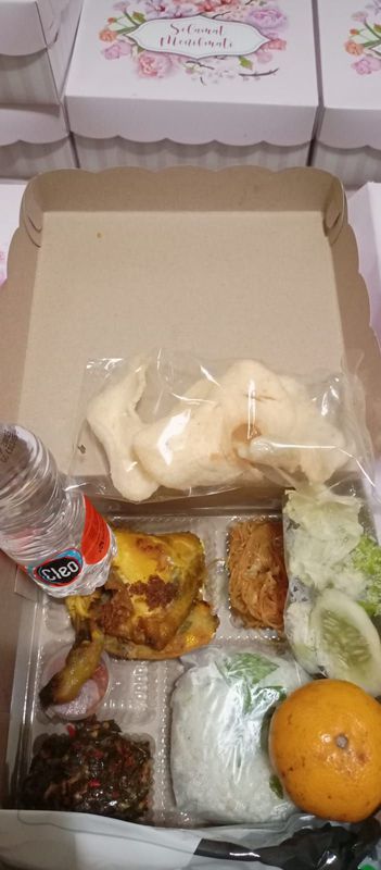 Lunch Box Paket Nasi Liwet dan oseng
