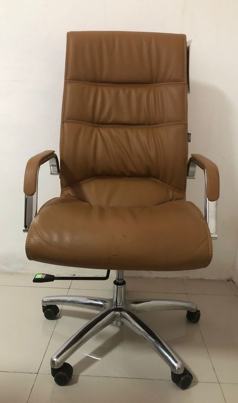 Council managerial chair high back - brown - Hitam