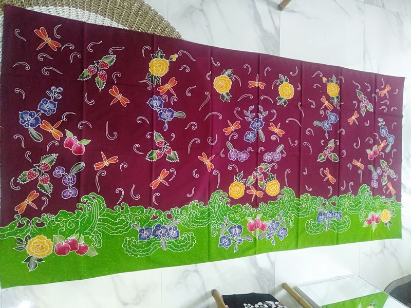 kain batik tulis khas batu motif.anggrek,apel,stroberi