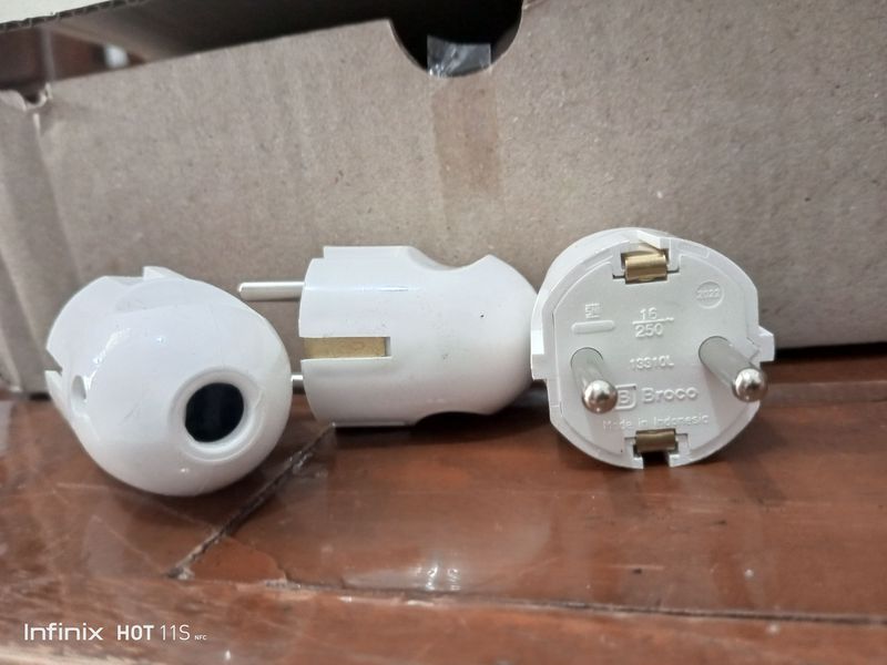 Steker Broco SNI Arde Terminal Kuningan