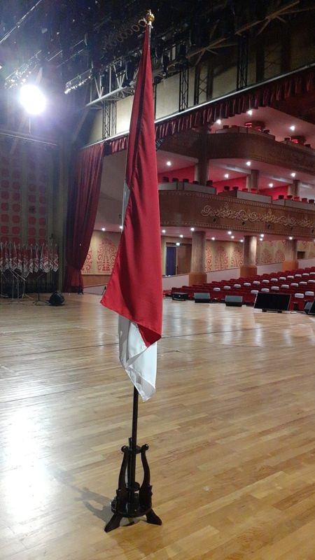 Tiang Bendera Indoor + Tongkok Kayu