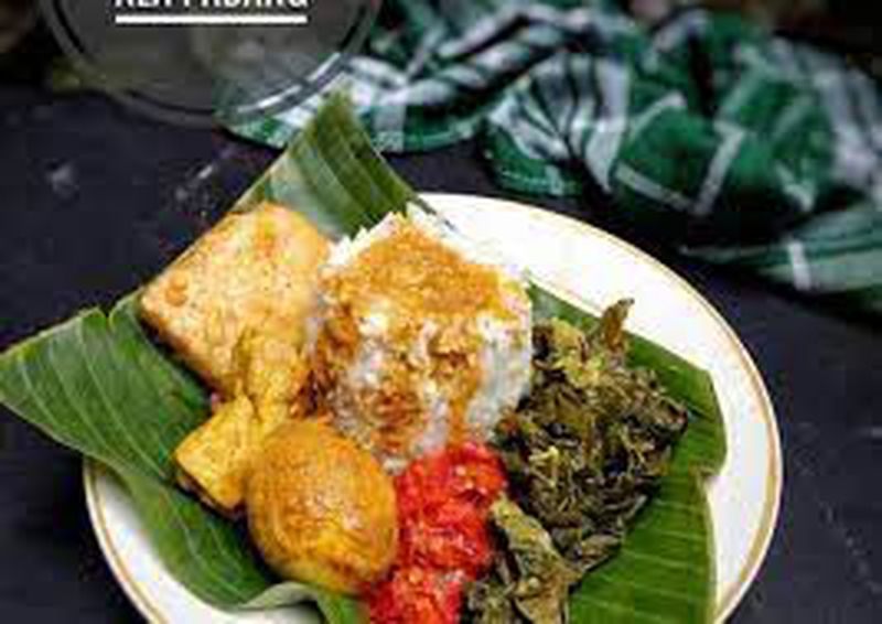 Nasi bungkus (Telur)