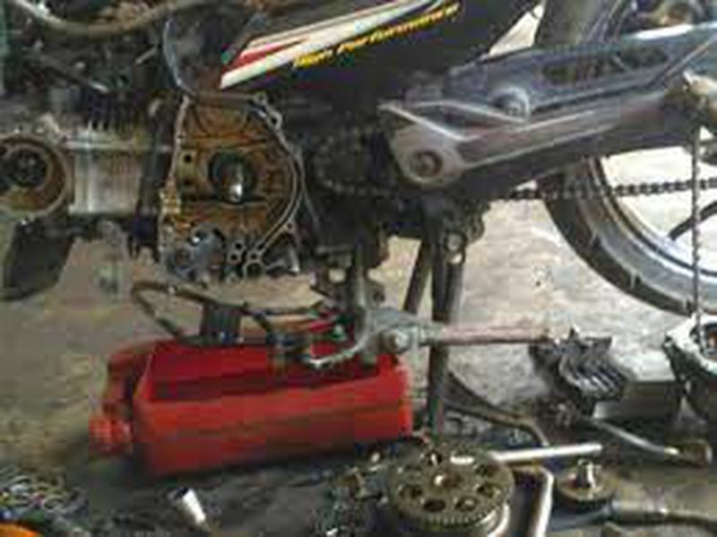 Jasa Service Motor Injeksi Motor Manual (Bebek)