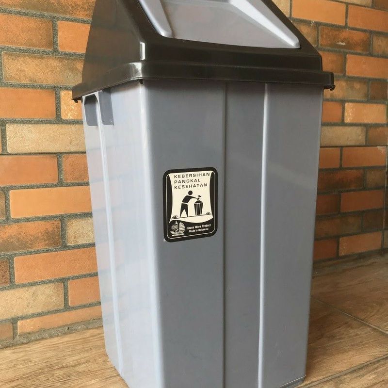Bak Sampah Besar