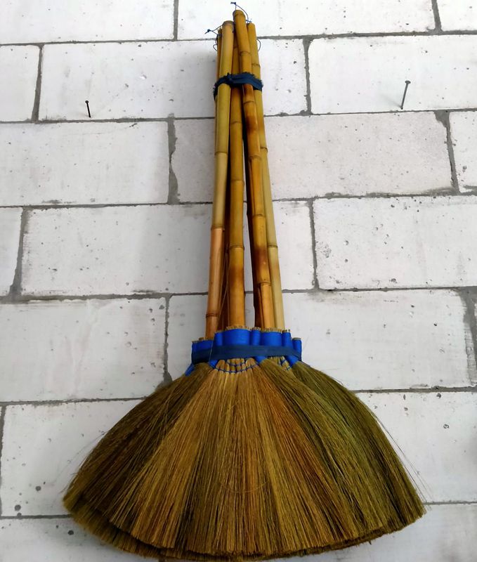 Sapu Ceblok Kenur Biru