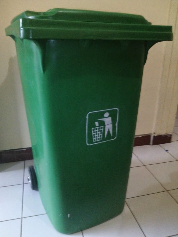 TEMPAT SAMPAH SPESIFIKASI BAK SAMPAH DORONG