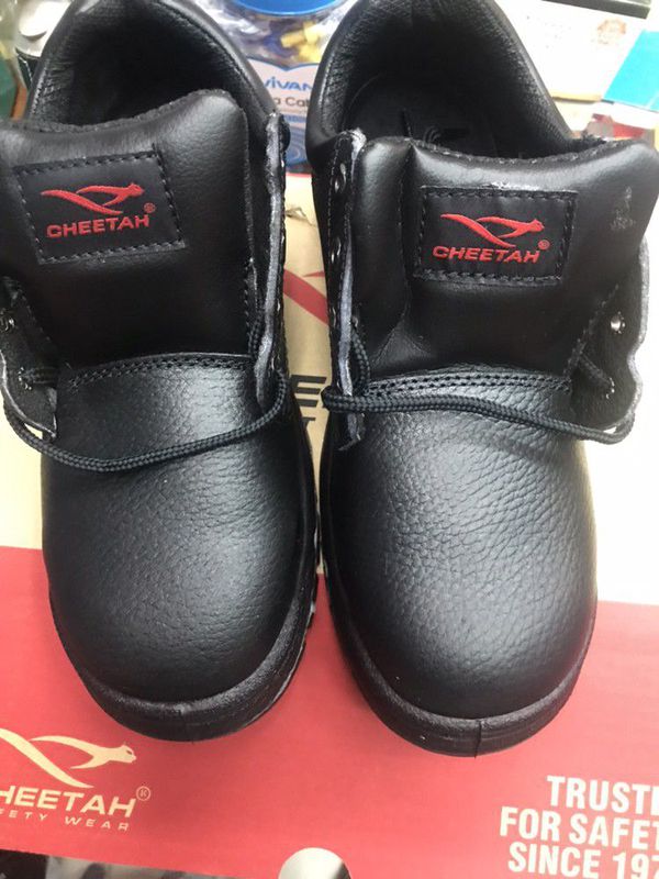 Sepatu safety cheetah