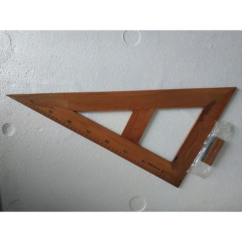 Penggaris Kayu Segi Tiga