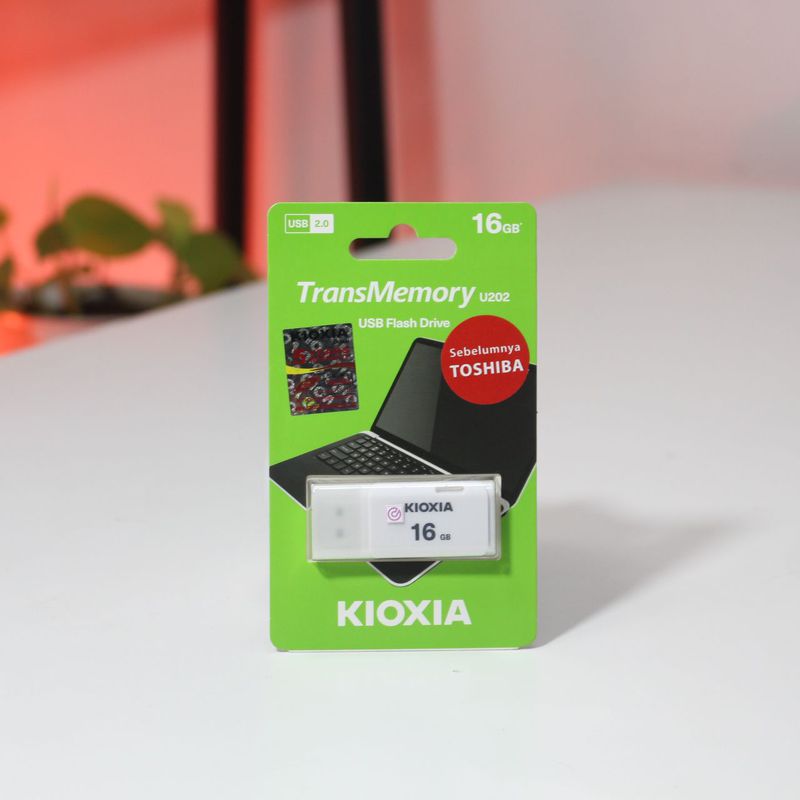 Flashdisk Kioxia 16GB - Putih