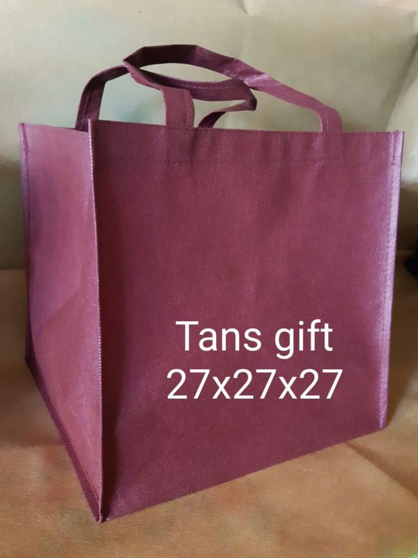 Goody Bag Spunbond Ukuran Kotak Merah Marun TxPxL = 27X27X27