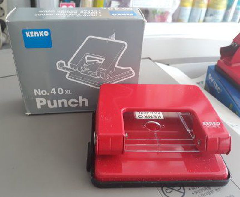 Pelobang Kertas No.40 Kenko