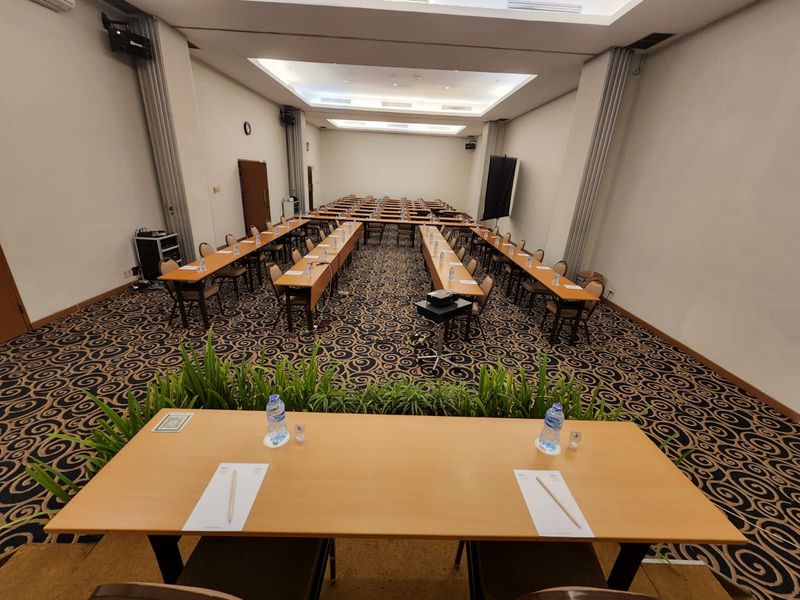 Full Day Meeting Package