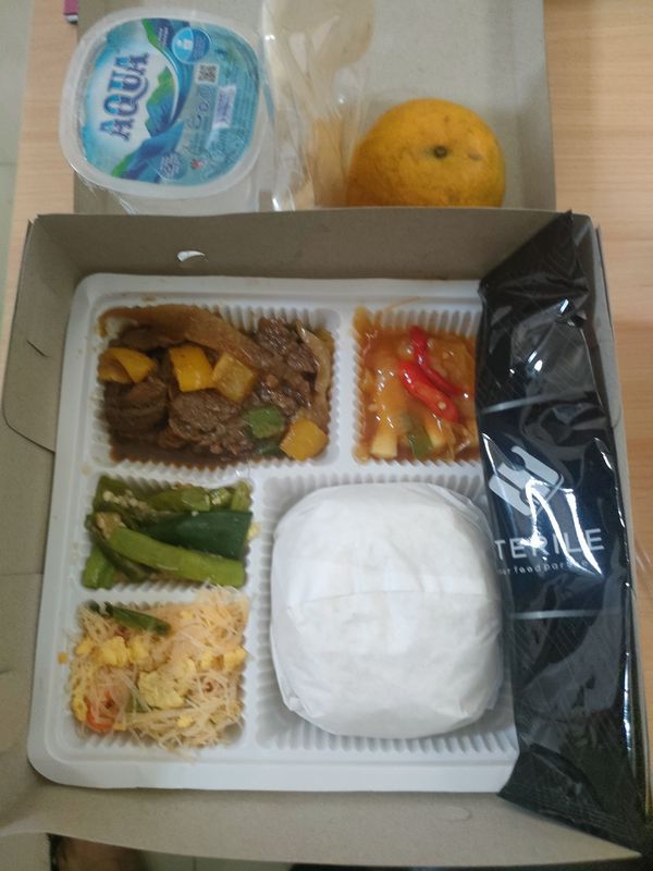 Paket Nasi Box 9 : Semur Daging