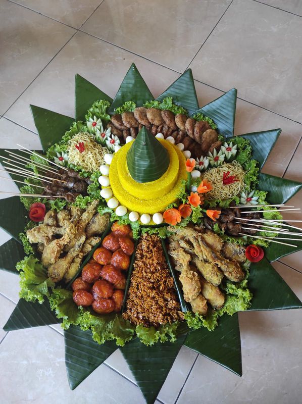 Nasi Tumpeng