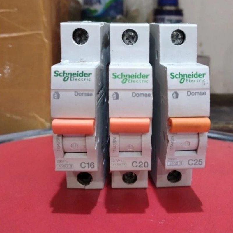 MCB DOMAE SCHNEIDER 1P 10A ORIGINAL