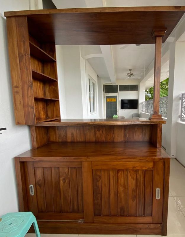 Meja minibar kayu trambesi P.150 rak sudut