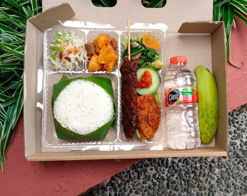 Paket Makanan dan Minuman