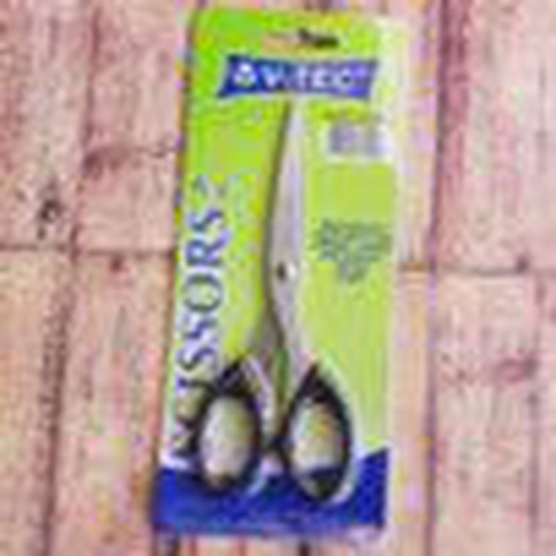 Gunting ukuran Sedang merk Vtec