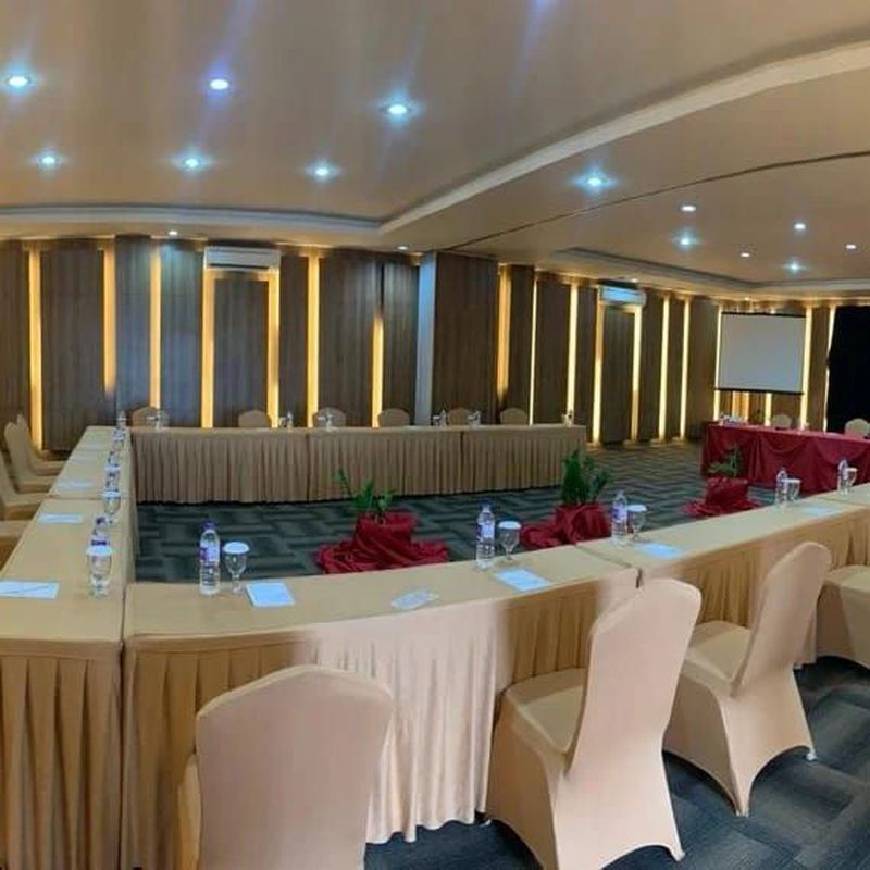 HALF DAY MEETING PACKAGE TYPE PREMIUM