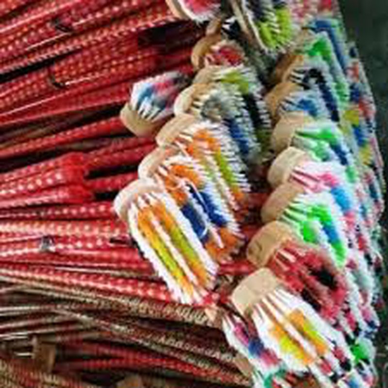 Sikat Besar gagang kayu