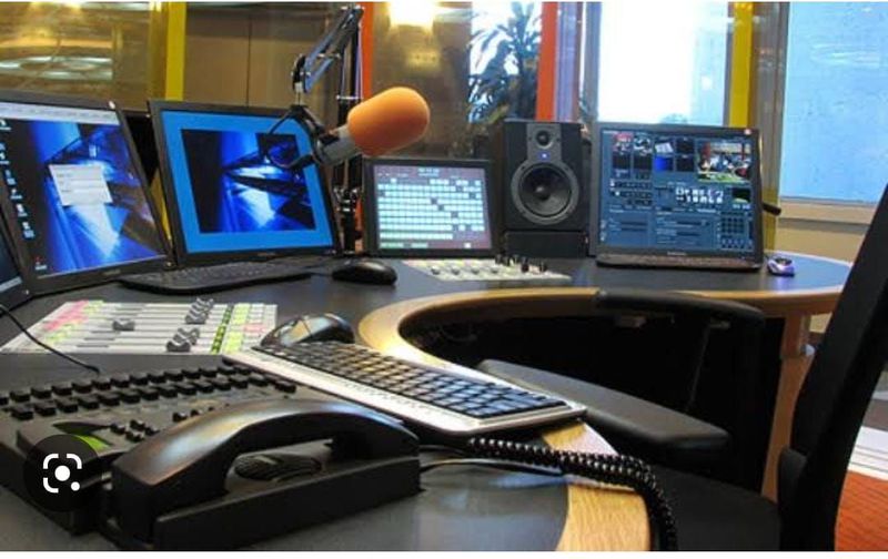 Publikasi Media Radio