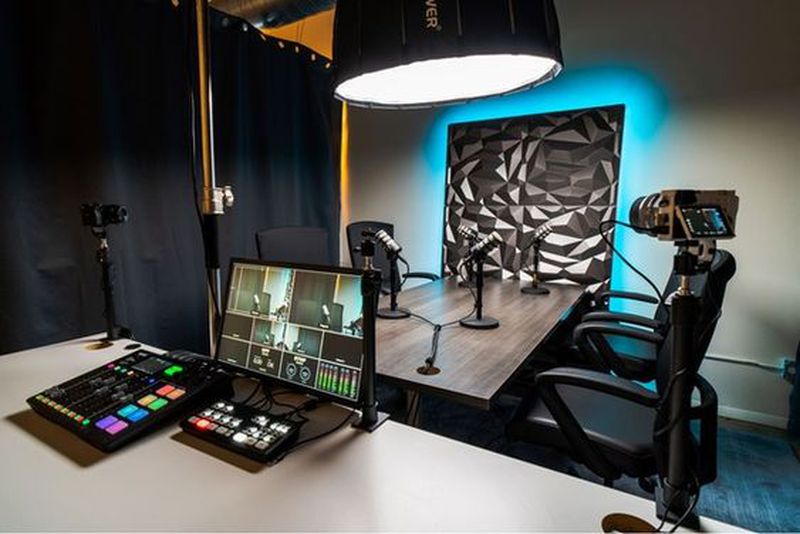 Jasa Pembuatan Video Podcast Termasuk Perlengkapan