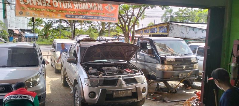 Servis tune up mobil Toyota kijang Innova