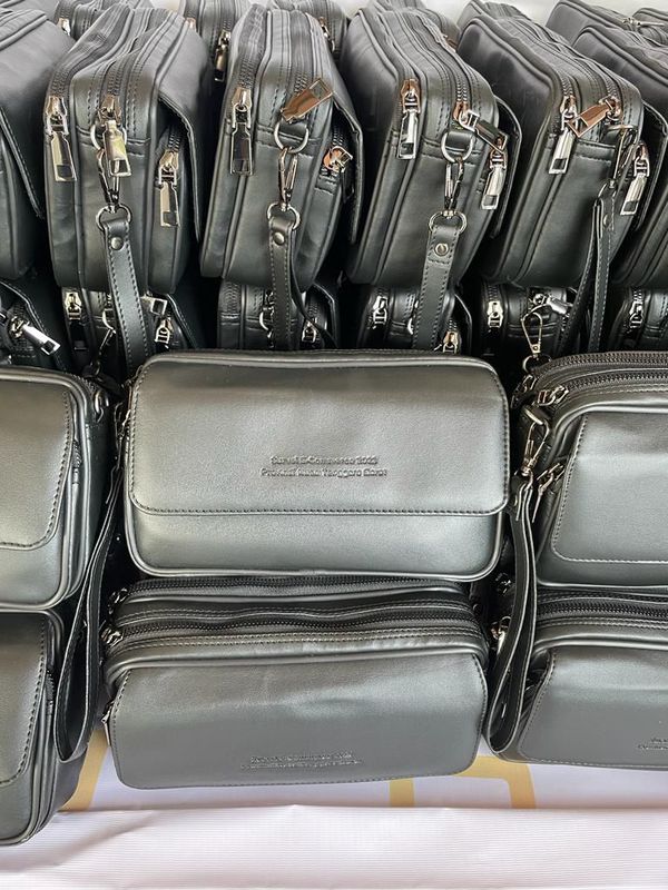 pouch kulit sintetis