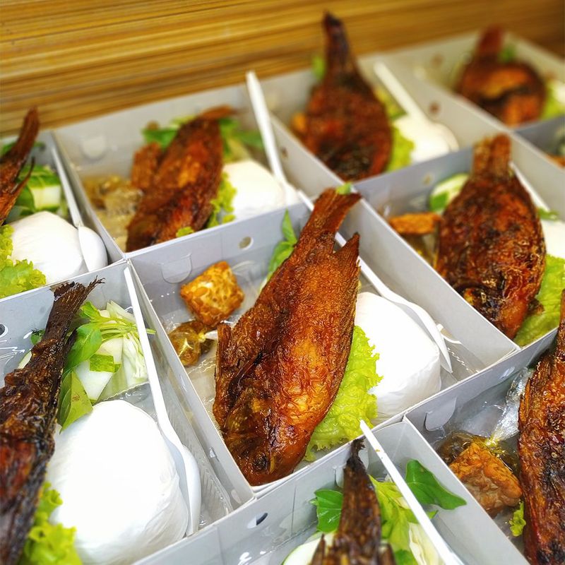 Nasi Box Ikan - Ikan Nila