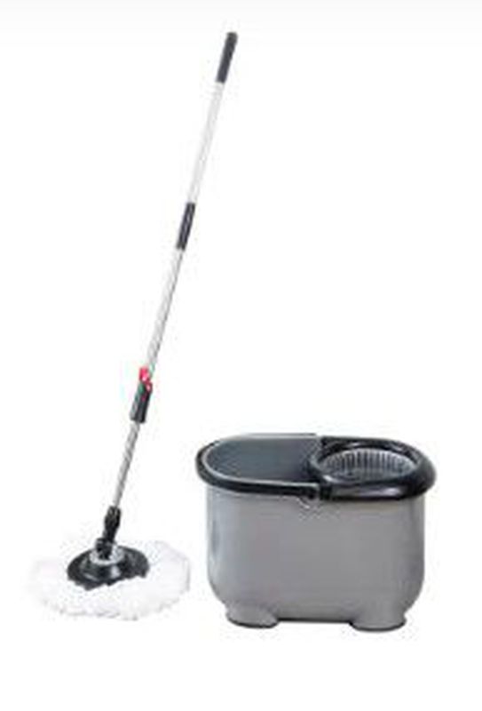 ember pembersih lantai dan pemeras mop