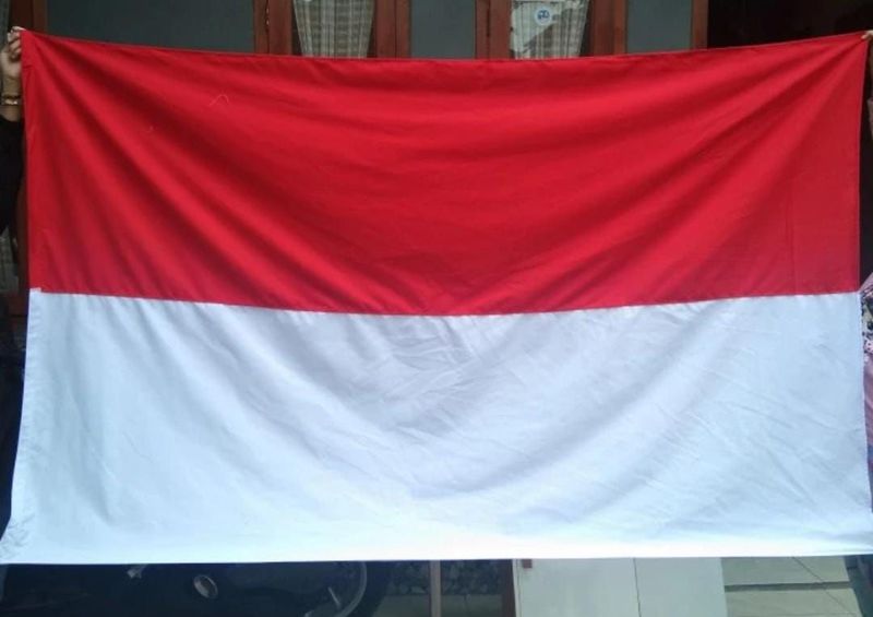 Bendera Merah Putih Besar