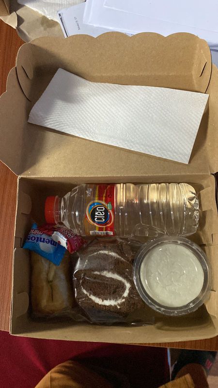 MAKANAN DAN MINUMAN - SNACK