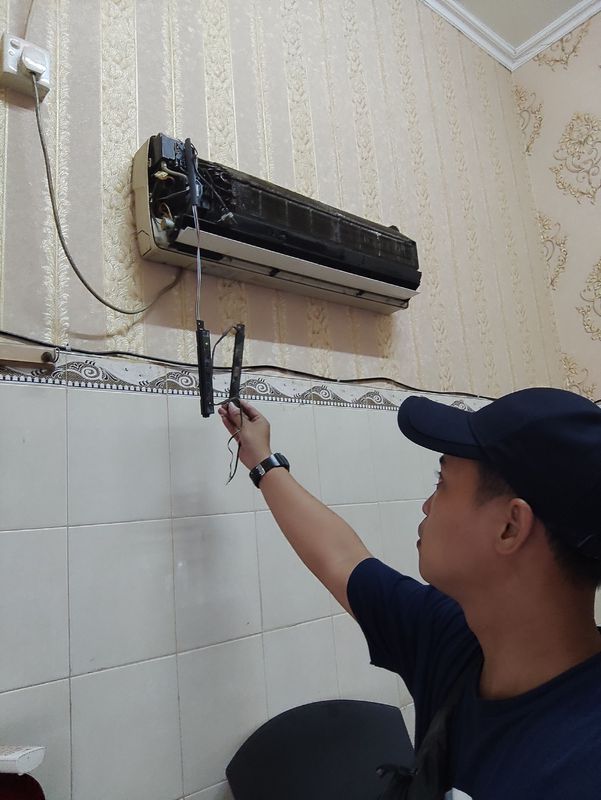 Jasa Pemeliharaan/ Perbaikan AC Split dan Kelengkapannya (0,5 -2,5 PK)