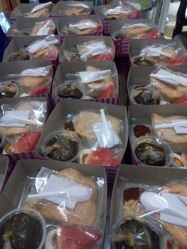 paket nasi box 1 (nasi rawon)