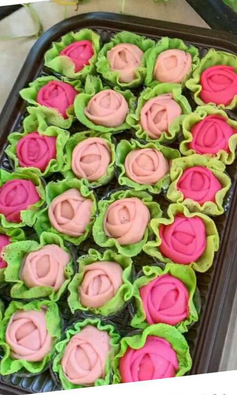 Kue Roll Candy Rose