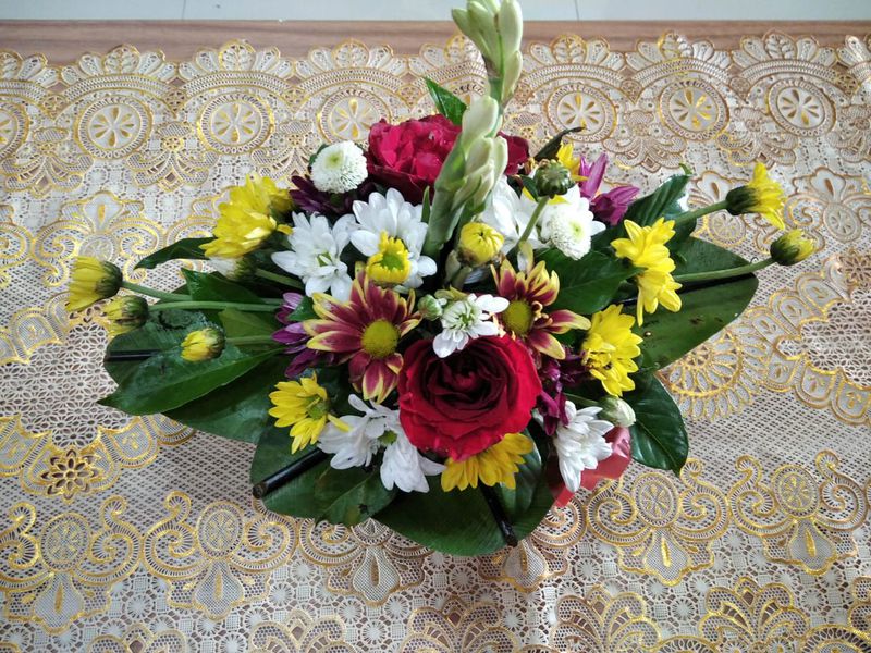 Vas Bunga Oval - Beragam