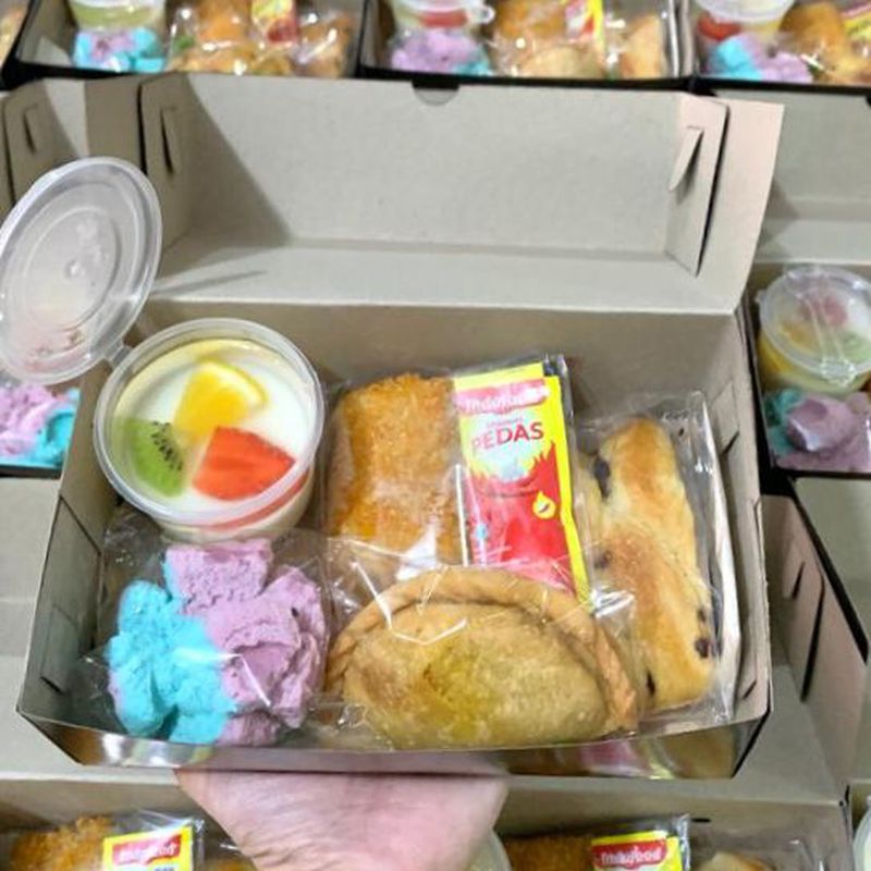 Paket nasi box dan snack box